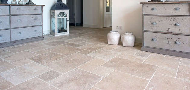 Natursteinfliesen im Wohnzimmer | Wohnzimmerfliesen aus Naturstein von ...