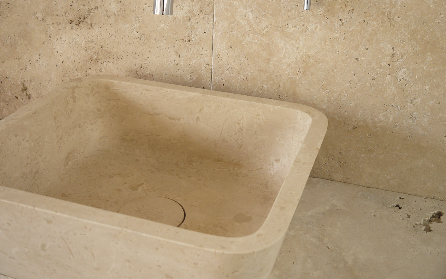 Travertin Stein Aufsatzwaschbecken eckig, beige