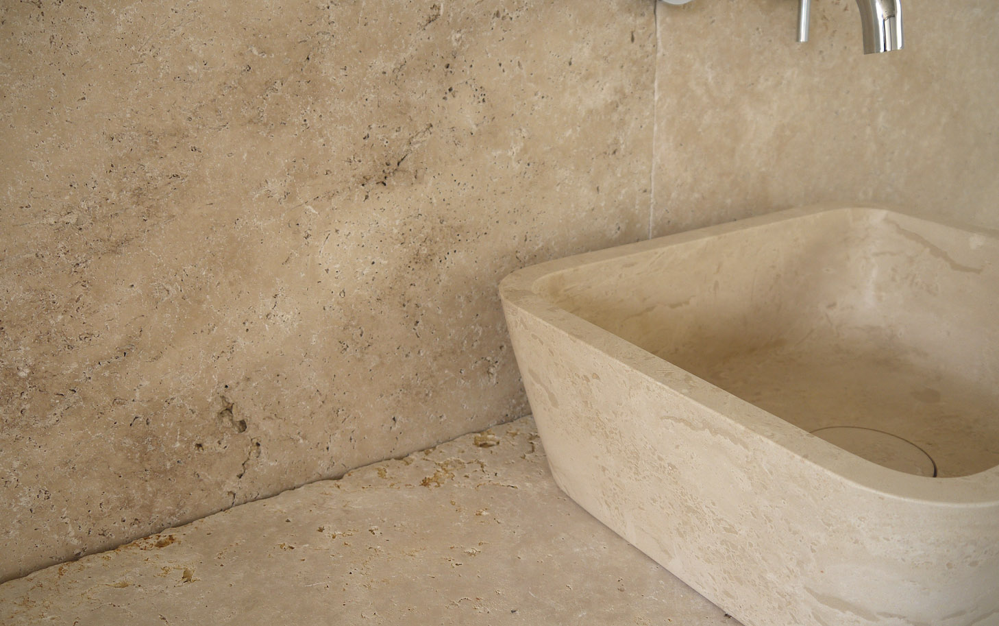 Travertin Stein Aufsatzwaschbecken eckig, beige