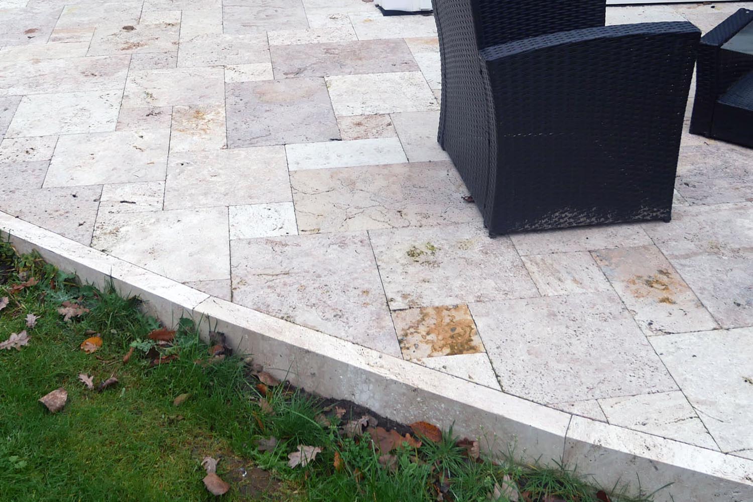 Travertin Randstein 100×30×8 cm – Terrassenumrandung Stein